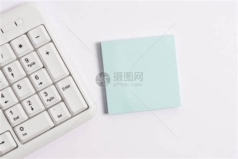 白色背景上方有空白便笺纸的白高清图片下载 正版图片503958020 摄图网
