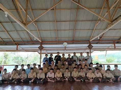 Environment Based Practicum Mentoring Bachelor In Forestry