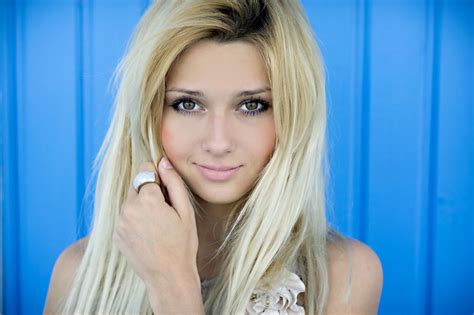 Красивые блондинки с голубыми глазами 50 фото