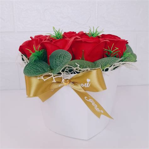 Аранжировка с ароматни червени рози във формата на сърце Handmasters Bg