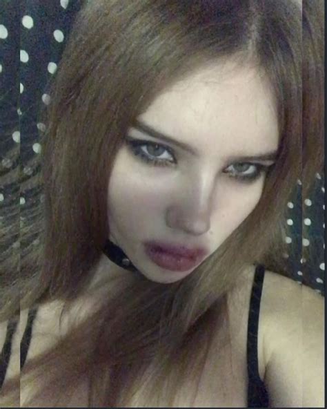 Darkcore Goth Angel Girl Grunge Aesthetic Hello Kitty Minimal 90s в