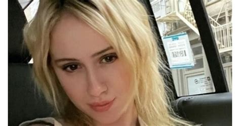 Мария Бакалова плажува в Палма де Майорка