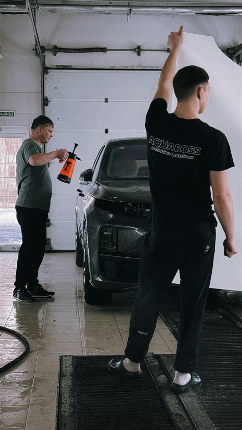 거품 검은 옷 검은 차 고급 세단 고급 승용차 고압 스프레이 깨끗한 차 디테일링 서비스 메르세데스 벤츠 물 보수 분무기 블랙 세단 비누 빛나는 차