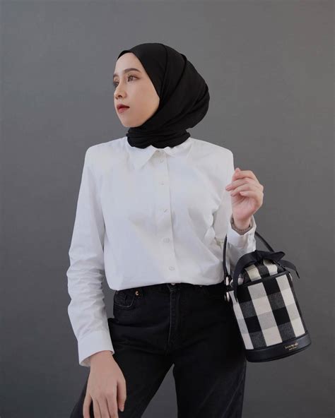 19 Inspirasi Casual Hijab Outfit Yang Stylish Banget Allthingsbeauty