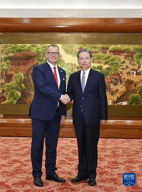 赵乐际同斯洛伐克国民议会议长科拉尔举行会谈 欧美同学会