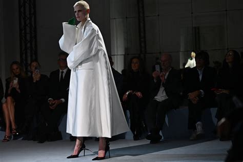 ჰაიდერ აკერმანის პოსტმოდერნისტული Haute Couture ის კოლექცია Jean Paul Gaultier სთვის The Diary