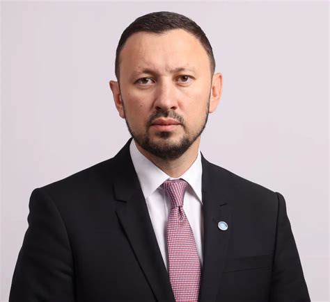 Fii Un Exemplu Mesajul Domnului Mircea Fechet Ministrul Mediului Apelor Si Padurilor