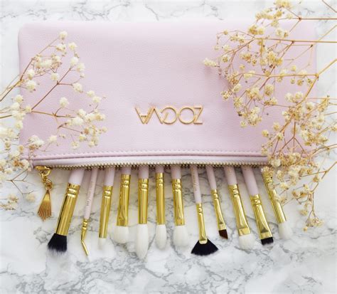 Le Set De Pinceaux Pour Les Yeux Screen Queen De Zoeva Purple Dream