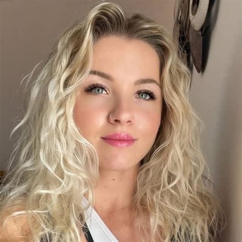 Anet Anet Dubska On Threads