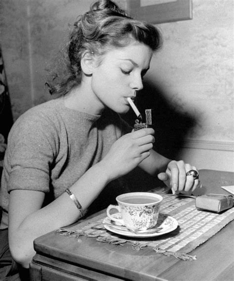 Hollywoods Heaviest Smokers 38 Stars Who Couldnt Quit The Habit