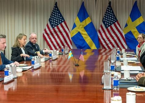 США підписали зі Швецією угоду про оборонну співпрацю