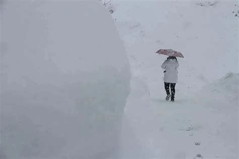 “雪窝”威海暴雪，已持续三天三夜澎湃号·媒体澎湃新闻 The Paper
