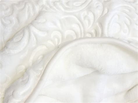 Луксозно релефно одеяло цвят крем МЕКСТИЛ Български хавлии халати и спално бельо