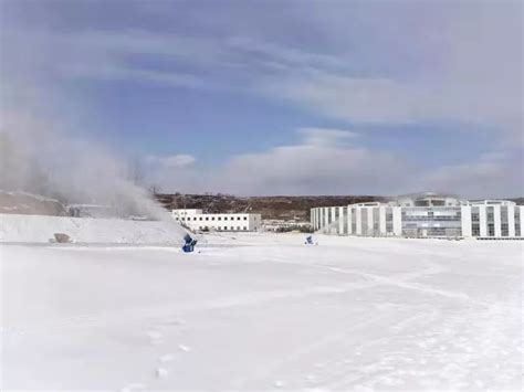固原市六盘山滑雪场 固原六盘山 大山谷图库