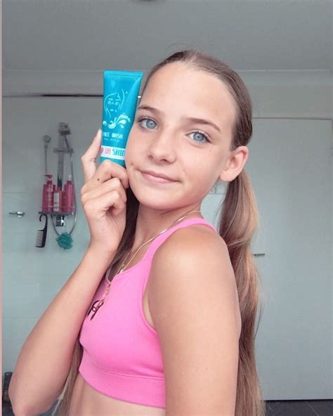 いいね1 402件コメント56件 LILY ROSE LEWIS lilyy lewiss のInstagramアカウント Beauty is being