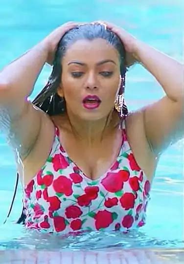 Nidhi Jha Top 15 Hot Pics And Photo