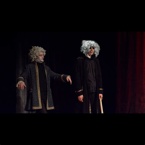 Кръв и власт фотографи Терънс Стоун и Галина Маринова НАТФИЗ