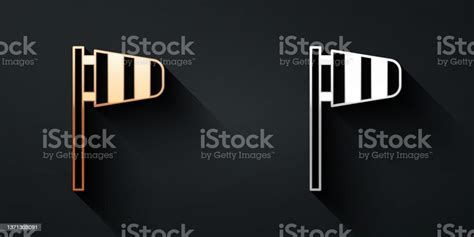 금과 은색 콘 기상 부는 검은 배경에 고립 된 바람 베인 아이콘을 바람 아이콘 윈드삭은 바람의 방향과 강도를 나타냅니다 긴