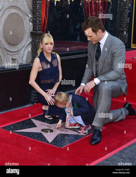Chris Pratt Star 010 Anna Faris And Son Jack At The Chris Pratt Star