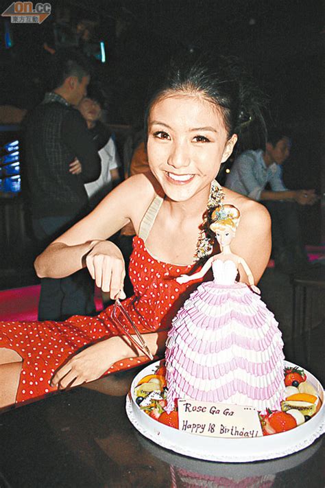 陳嘉桓收Barbie生日蛋糕 東方日報