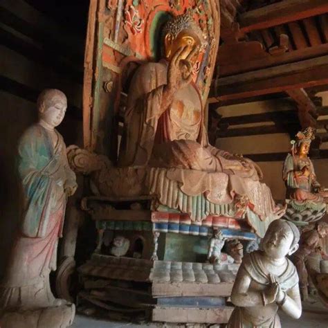 中国现存的一坛唐代宫廷彩塑造像佛光寺唐塑 东大殿 菩萨 塑像
