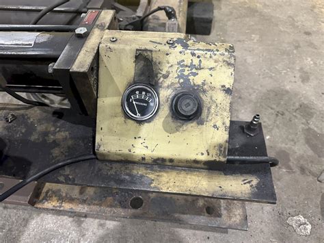 Lewis Uncoilers Machine Hub