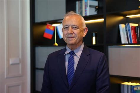 Нью Йорк Таймс сонины бестселлер номын зохиогч Жак Уэтерфорд Монголд иржээ