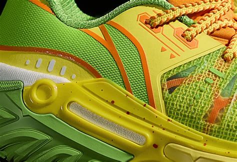 全掌䨻 高颜值！李宁「王牌战靴」升级登场！看完价格更香了！ 球鞋资讯 Flightclub中文站 Sneaker球鞋资讯第一站