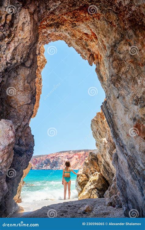 Adolescente In Vacanza In Spiaggia Immagine Stock Immagine Di Spiaggia Festa 230596065