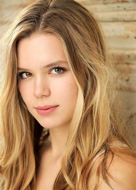 Best 12 Siya Model Age Height Weight Wiki Biography Career