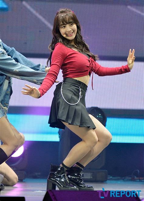 방송 T포토 트와이스 지효 몰라보게 날씬해졌네~ Ytn