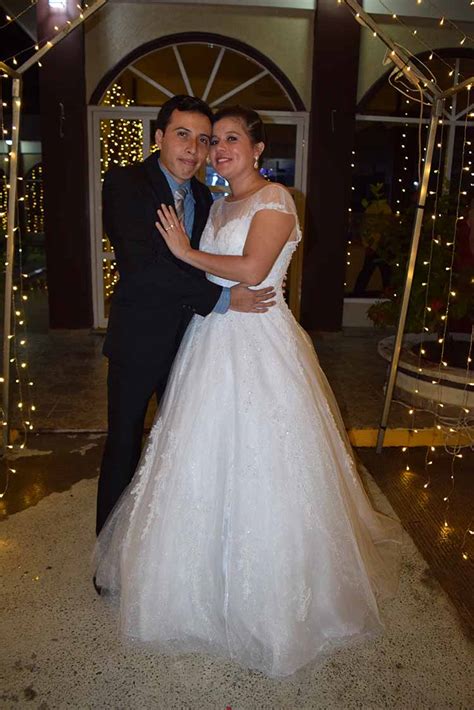 Liliana And Luis Se Casaron Periódico El Orbe