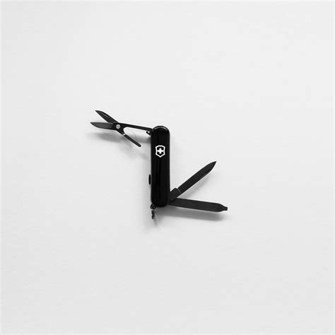 Victorinox Signature Lite Onyx Black | Softer Volumes