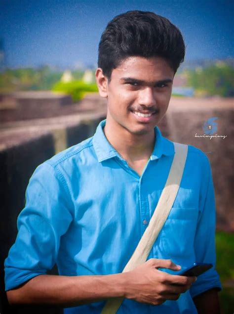 About Albin Thomas Medium