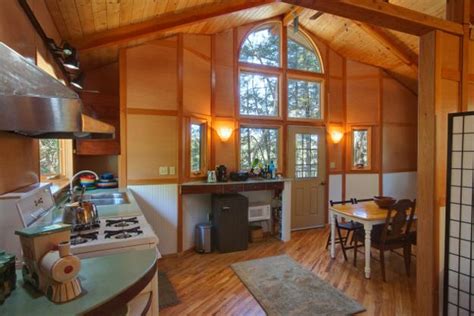 Spectacular Tree House Designs Offering Romantic And Intimate Living Spaces