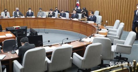 野3당 與퇴장속 이태원 국조특위 보고서 처리