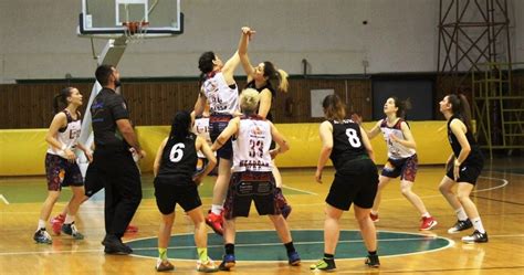 ΜΠΑΣΚΕΤ ΓΥΝΑΙΚΕΙΟ Super ΕΜΦΑΝΙΣΗ ΣΤΟ ΤΕΛΟΣ