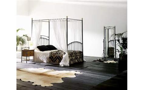Cama Alta De Princesa En Forja Con Doseles Para Cortinas