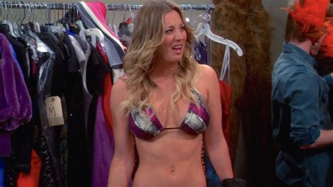 Kaley Cuocos Best And Sexiest Big Bang Theory Outfits Giant Freakin