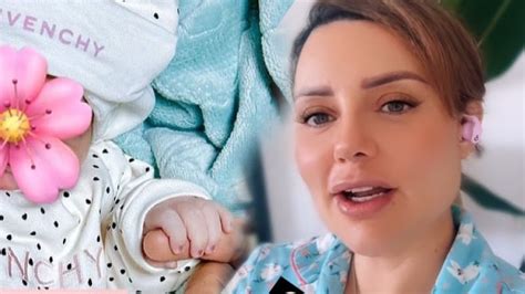 منال عمارة تضع مولودها الاول و تشارك صورة له و هذا جنس المولود