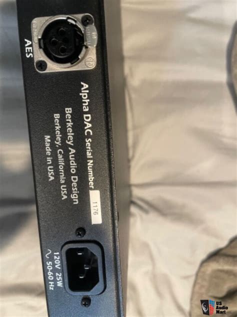 berkeley audio design alpha dac digital to analog converter with two