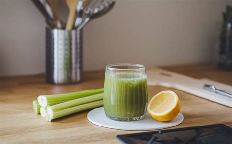 Celer I Limun Jednostavan Napitak Koji Pročišćava Organizam Od Masnih Naslaga