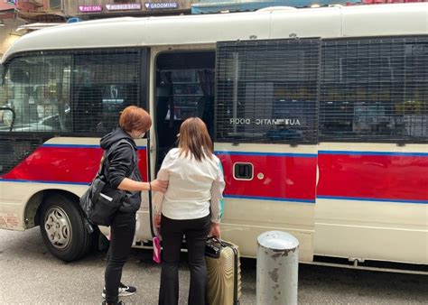 荃灣掃黃拘內地婦 搜查單位檢按摩油等｜即時新聞｜港澳｜oncc東網