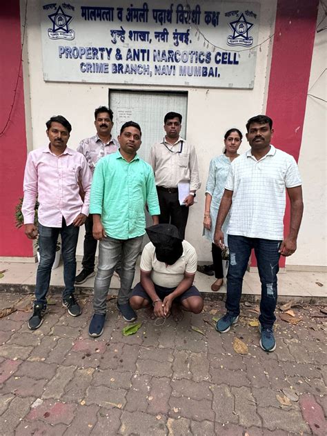 Navi Mumbai Crime News गुटखा विक्रेत्याच्या आवळल्या मुसक्या कळंबोली