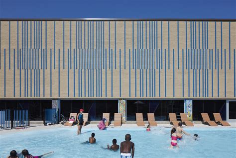 Une EntrÉe Sur Le Parc Modernisation Des Installations Aquatiques De