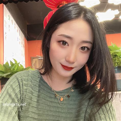 【反差婊子】 江苏良家小娇妻【苗芳芳】幸福的一对小夫妻，老公艳福不浅，时尚都市丽人，回到家中各种情趣黑丝高跟，屌爆了 Quicklink網