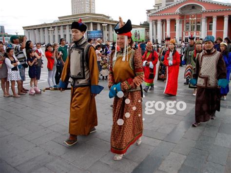 Үндэсний хувцасны гайхамшигт өв соёл “Дээлтэй Монгол” наадам
