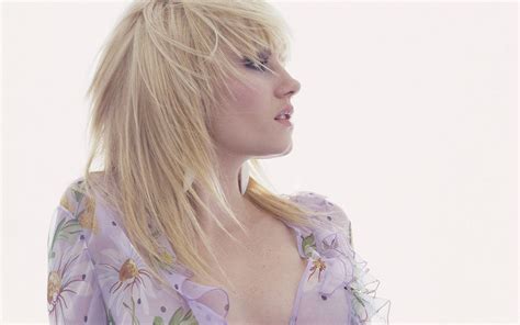 배경 화면 얼굴 여자들 초상화 금발의 긴 머리 사진술 윤곽 여배우 드레스 푸른 유행 담홍색 봄 피부 엘리사 쿠스 버트 소녀 아름다움 눈