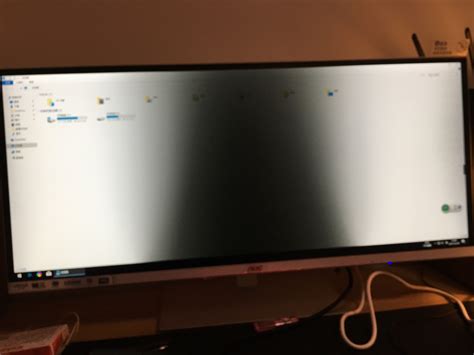 X东买的aoc最便宜那个34显示器，这是传说中的阴阳屏吗？ Nga玩家社区