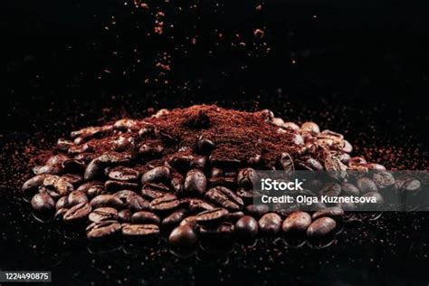 아라비아 커피 콩 곡물 건강한 음식 뜨거운 음료 아침 음료 자연스러운 배경 건강한 아침 식사 음식 세트입니다 0명에 대한 스톡 사진 및 기타 이미지 Istock